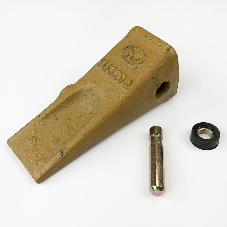 1U3202 CAT Style Standard Long Tooth c/w Pin & Retainer | Wesco Industries