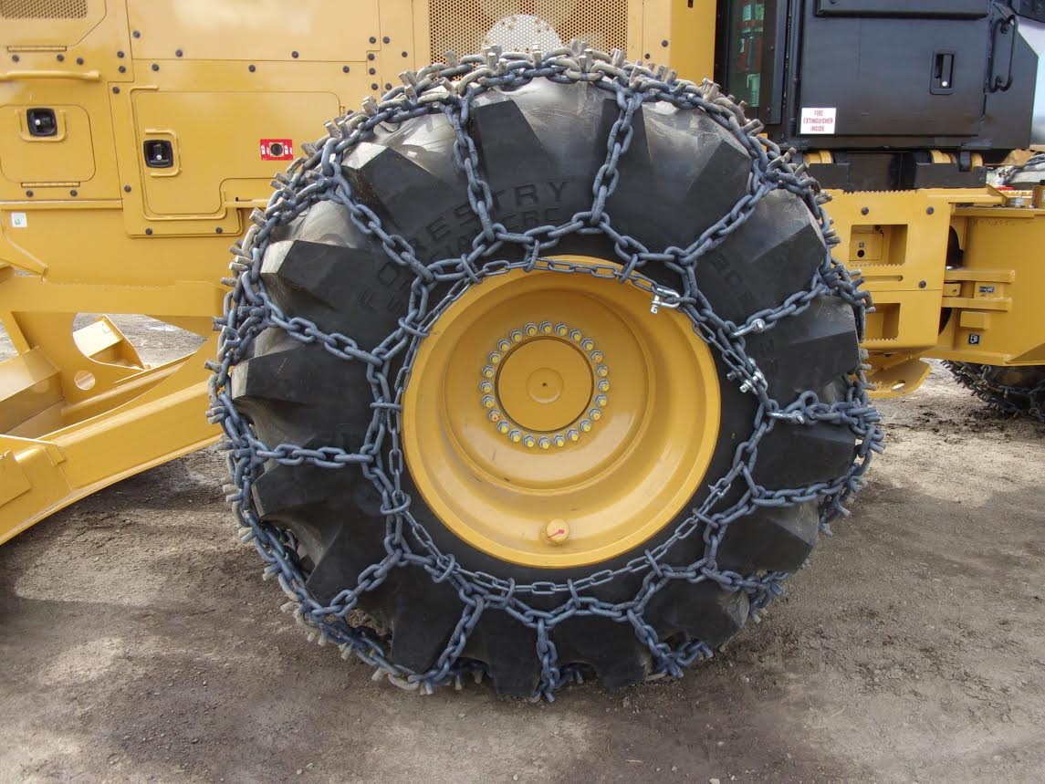 5/8 inch 23.5x25 Scorpion Double Diamond Studded Chains | Wesco Industries